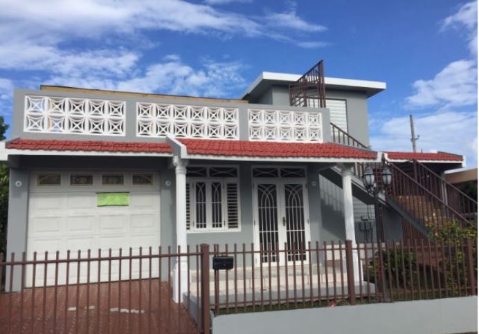 SANTA JUANITA, CASA EN BAYAMON, PUERTO RICO